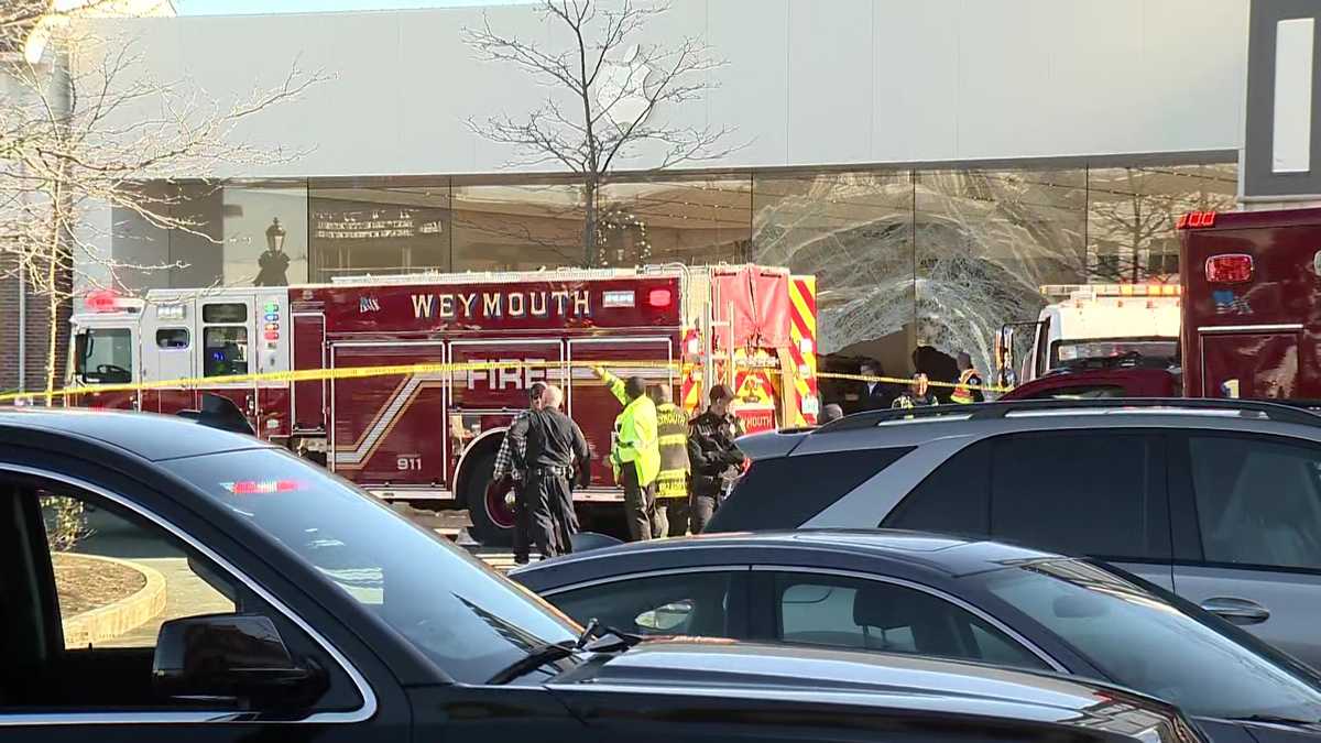 1 killed, 16 hurt when SUV crashes through Apple store