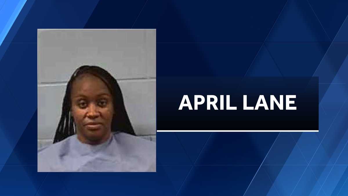 Vicksburg woman accused of shooting her boyfriend