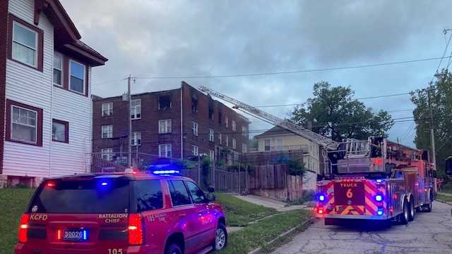 5 rescued from northeast Kansas City, Missouri apartment fire
