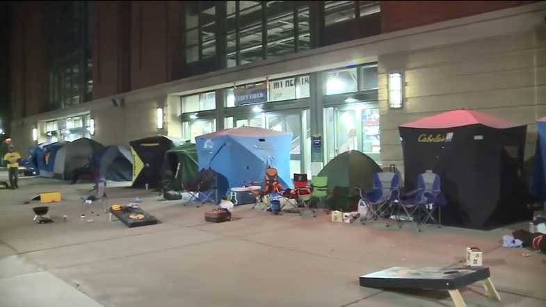 Miller Park lots open at noon for Arctic Tailgate