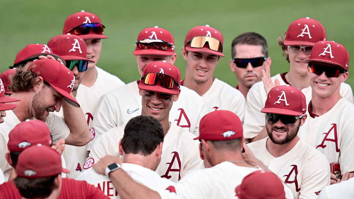 Razorbacks clinch share of SEC title