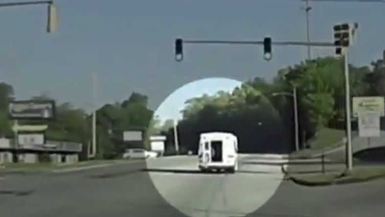 4-year-old rescued after falling off back door of bus