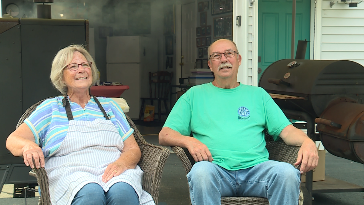 Westbrook couple cooks hundreds of free meals at a time