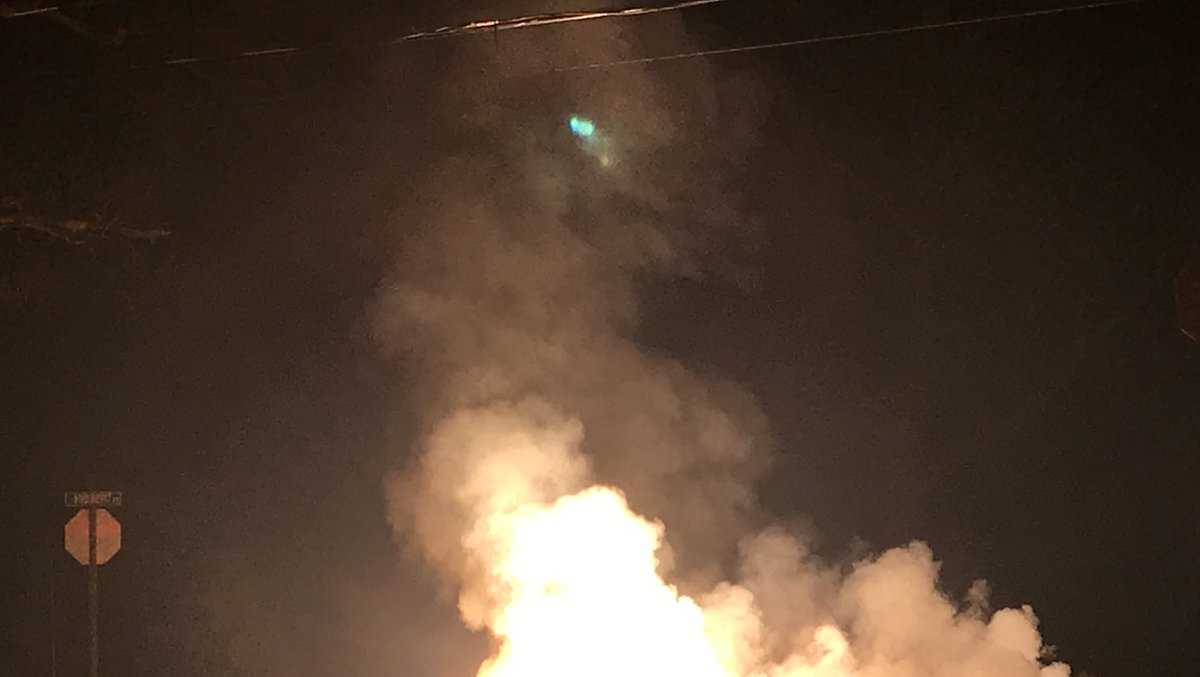 Downed power line catches fire in middle of Arlington intersection ...