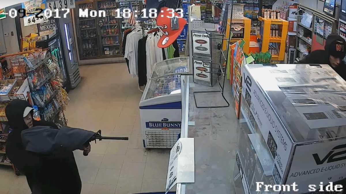 Police: Men rob metro convenience store with rifle, pistol