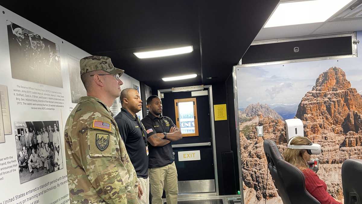 Army recruiters use simulation exercises at South Florida Fair