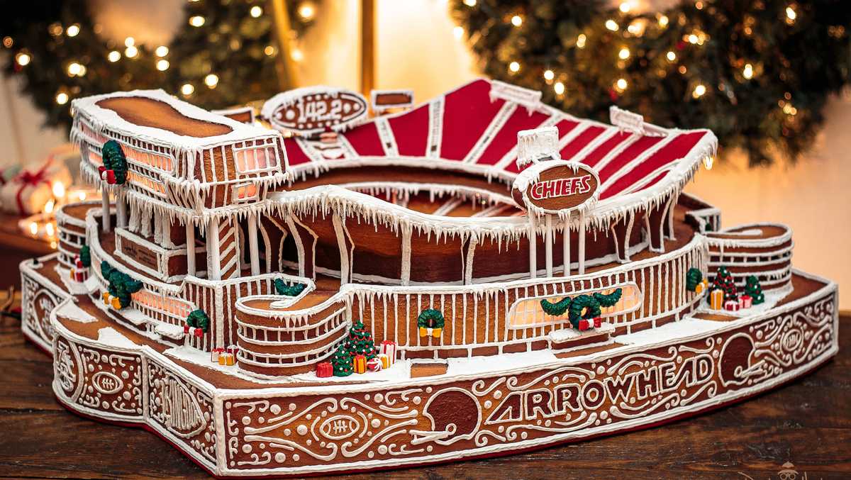 Artist creates astounding Arrowhead Stadium faux gingerbread house