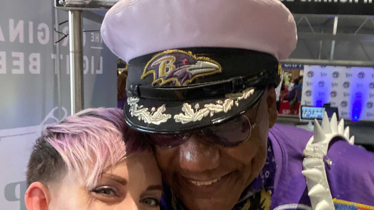 Ravens Flock remembers Captain Dee-Fense | Fan photos