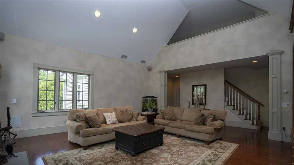 Mansion Monday: Comfort and style in this gorgeous Atkinson home