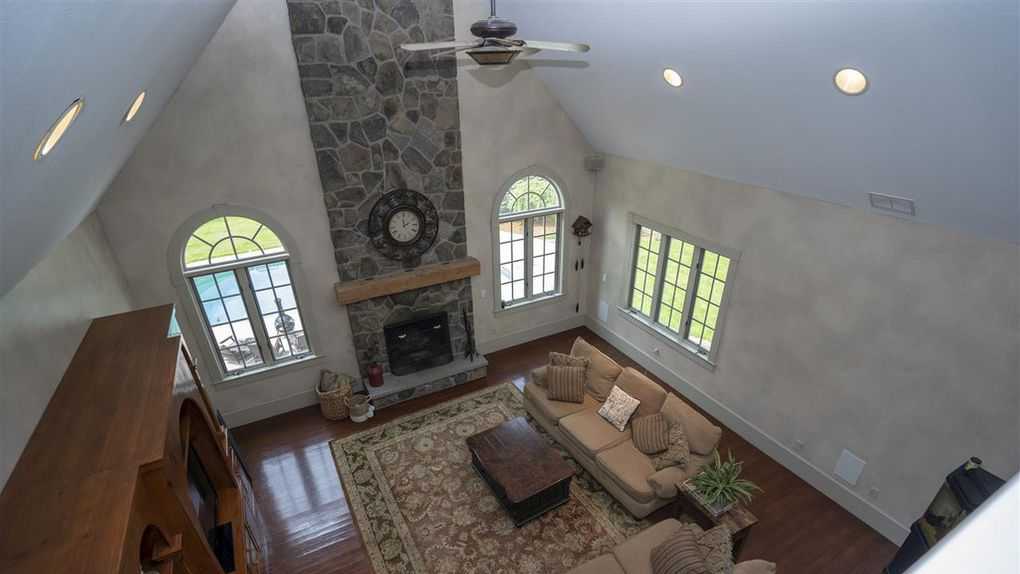 Mansion Monday: Comfort and style in this gorgeous Atkinson home