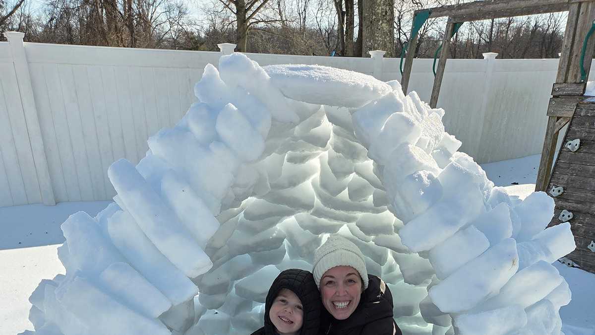 Photos: Marylanders make igloos with ice blocks
