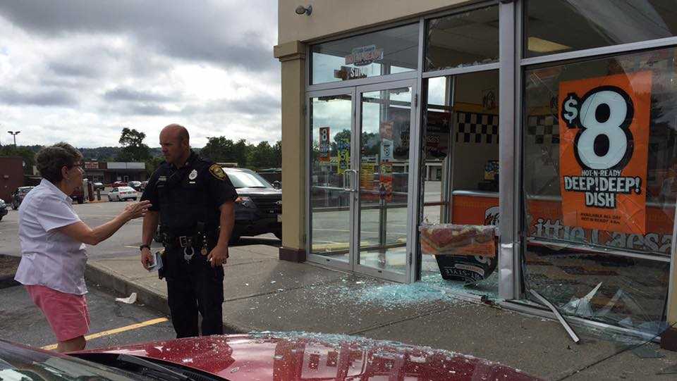Car crashes into Augusta Little Caesars