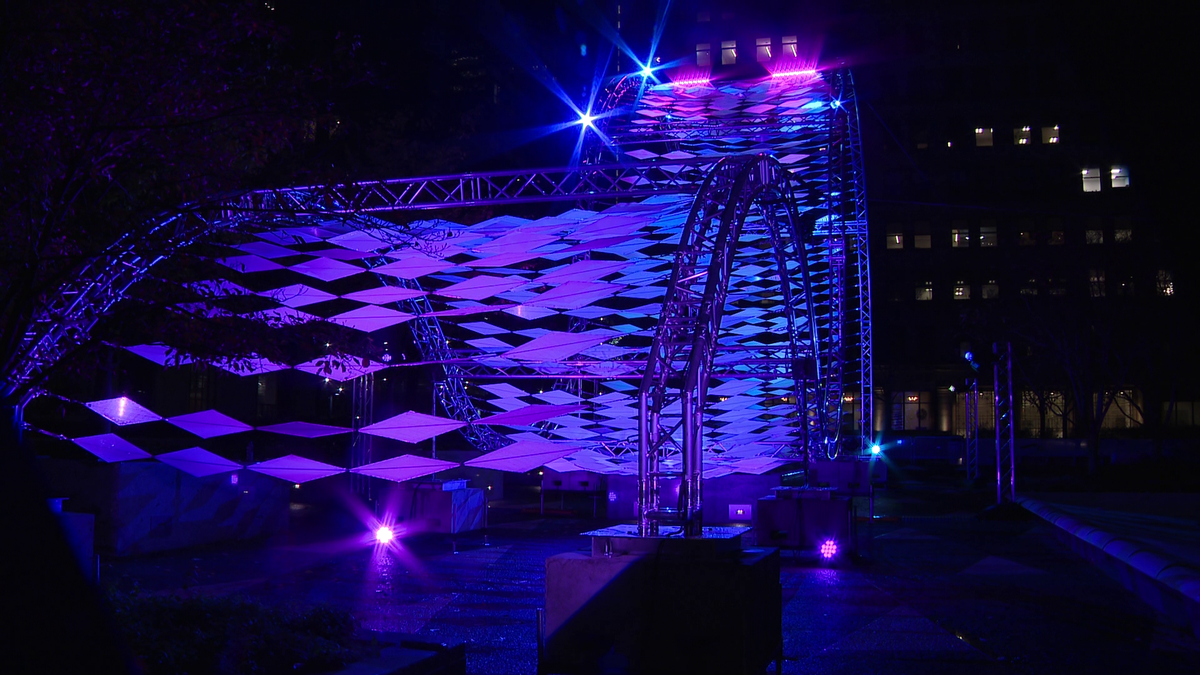Mellon Square joins Light Up Night with Aurora light sculpture