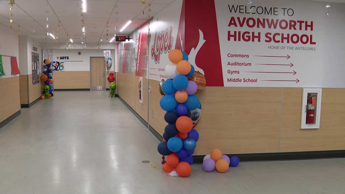 Avonworth School District students return to class for new year