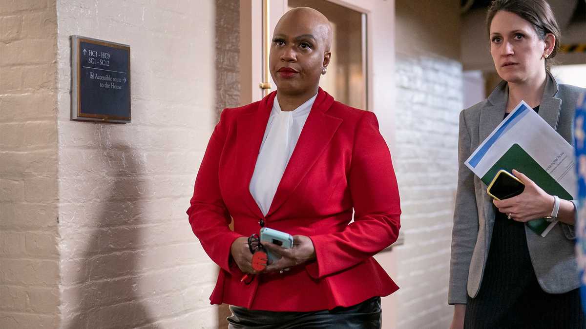 Rep. Pressley endorses Wu for Boston mayor