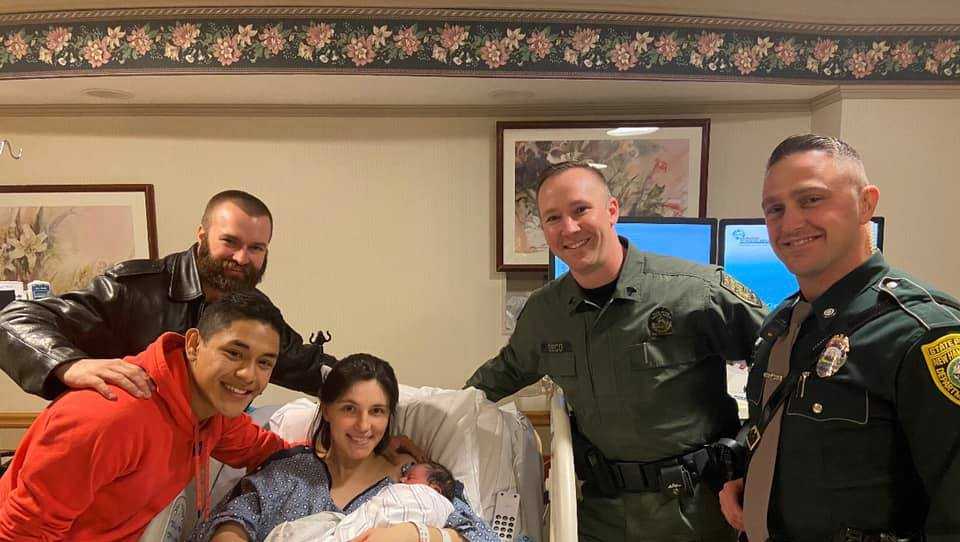 Police help deliver baby on I-93 on Christmas morning
