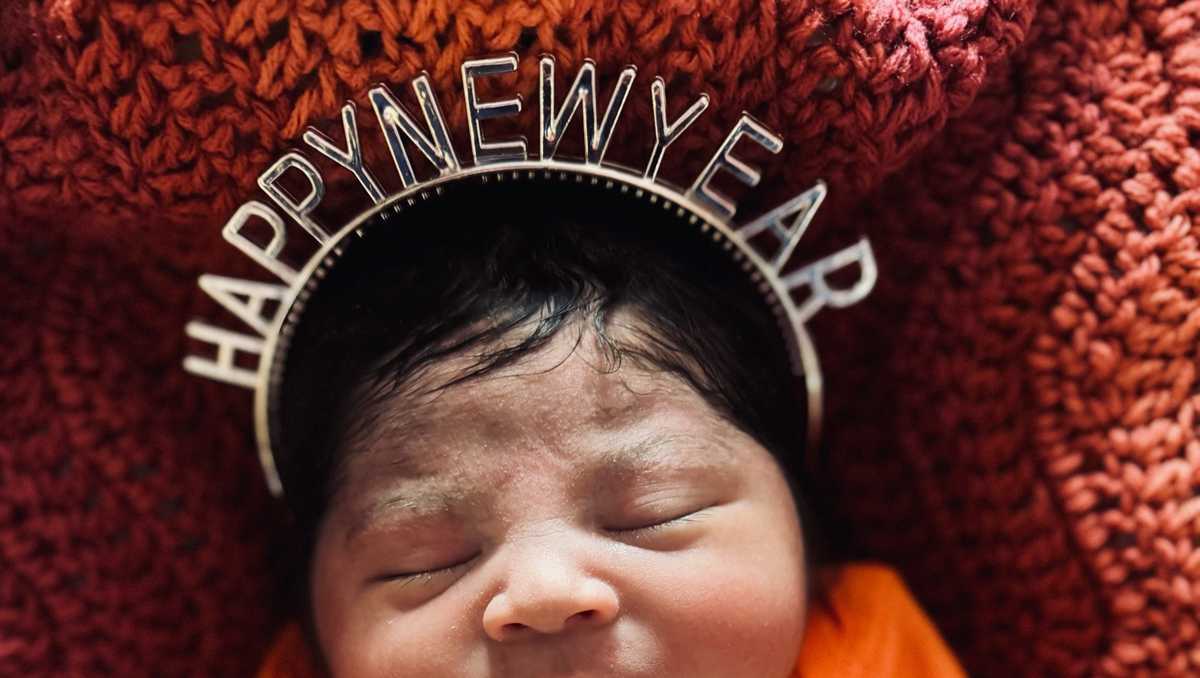 Florida hospital welcomes one of first babies born in 2025
