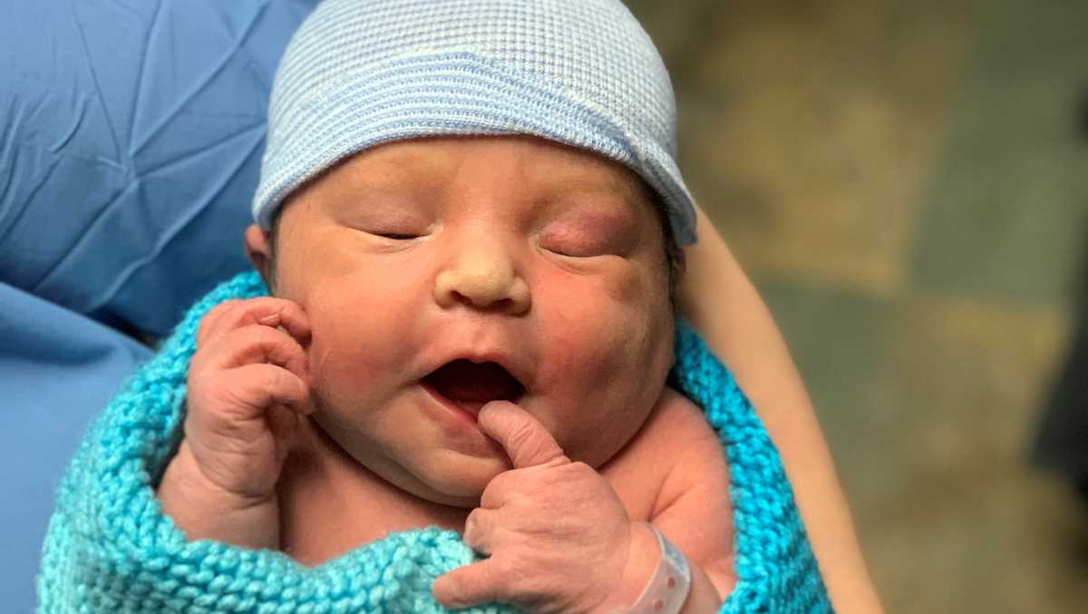 UofL Hospital welcomes first newborn of 2021: 8 pound, 15 ounce baby ...