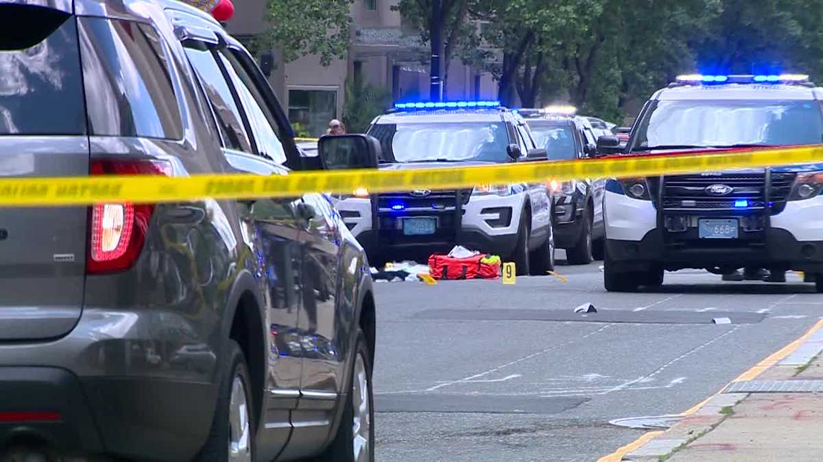 Taxi driver dead after daylight shooting in Boston's busy Back Bay ...