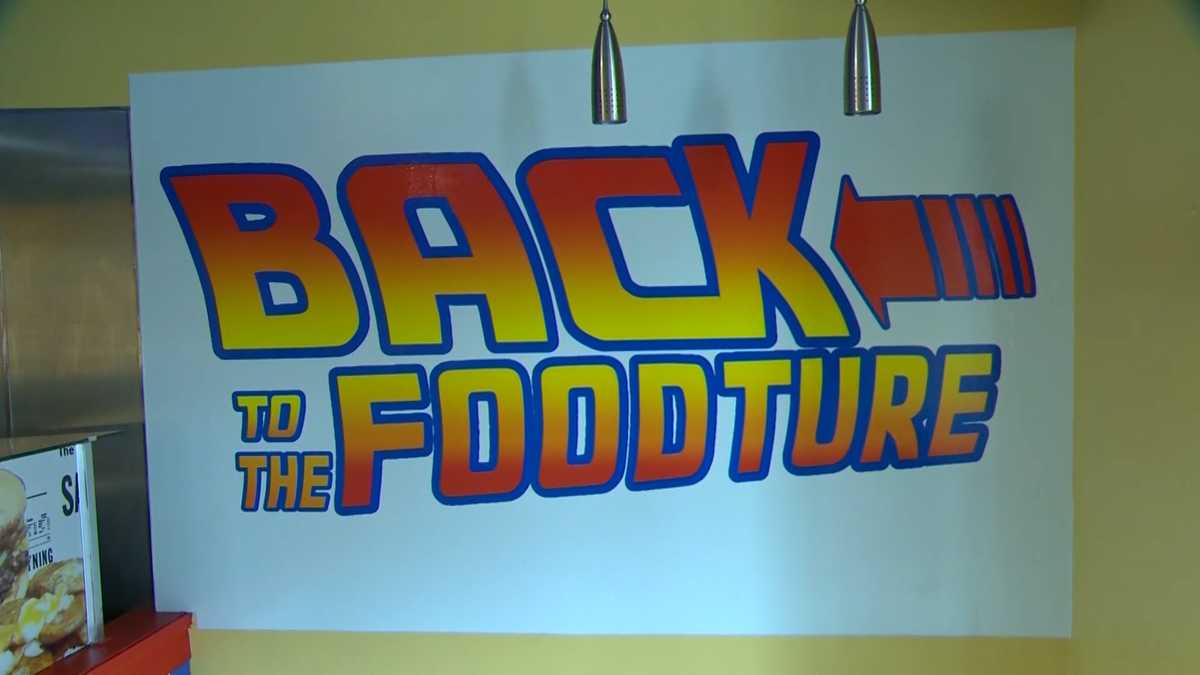 Back to the Foodture to close both remaining restaurants