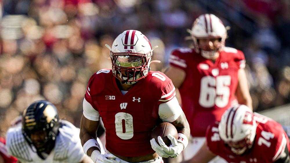 Badgers snap Purdue winning streak, get back to .500