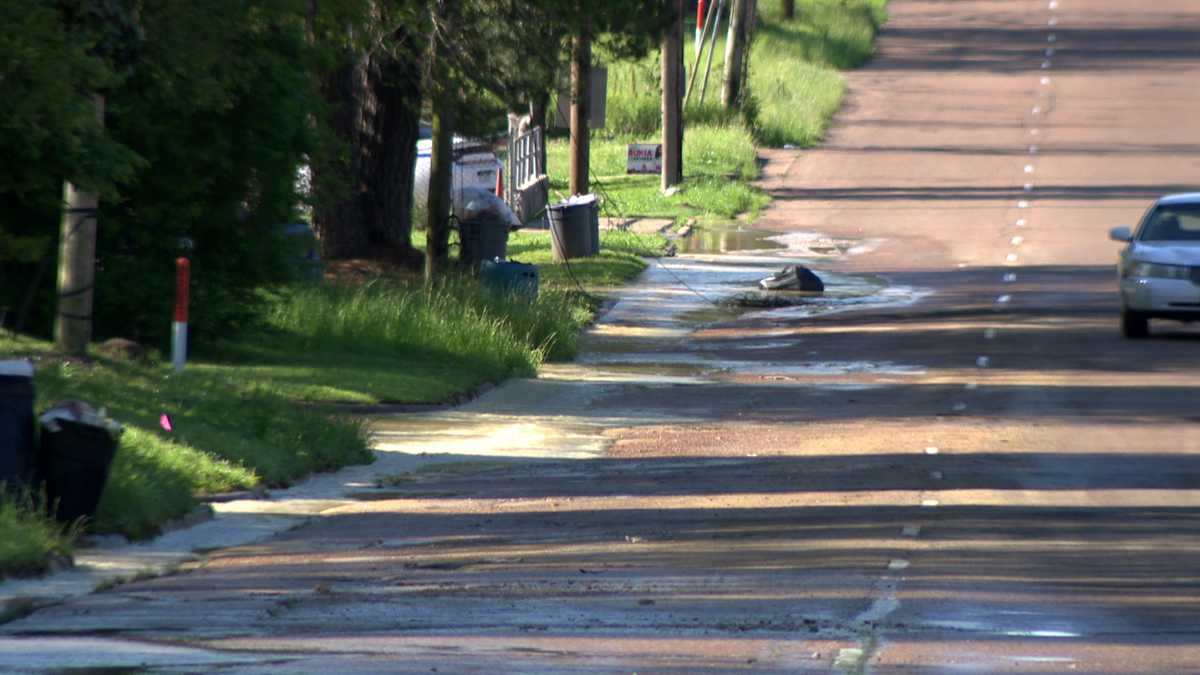 Jackson water main break creates a mess for residents