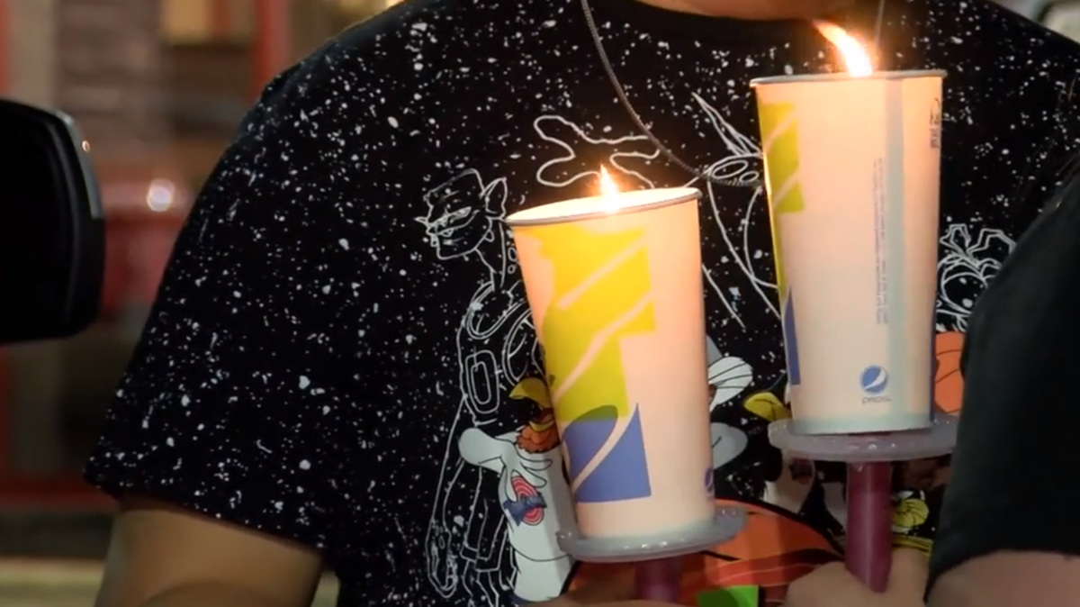 Joke vigil for burned Taco Bell draws more than 100