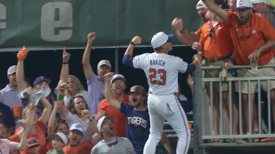 Clemson baseball advances to first super regional since 2010
