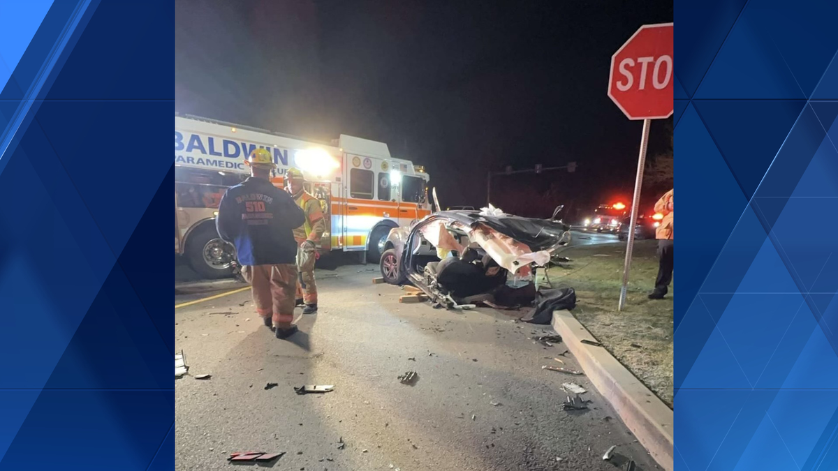 2 people sent to hospital after Baldwin crash
