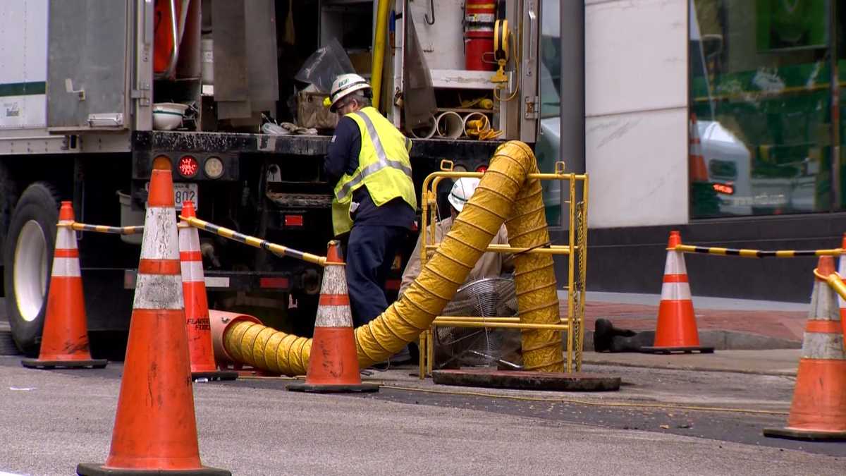 Underground electric fire under investigation in downtown Baltimore