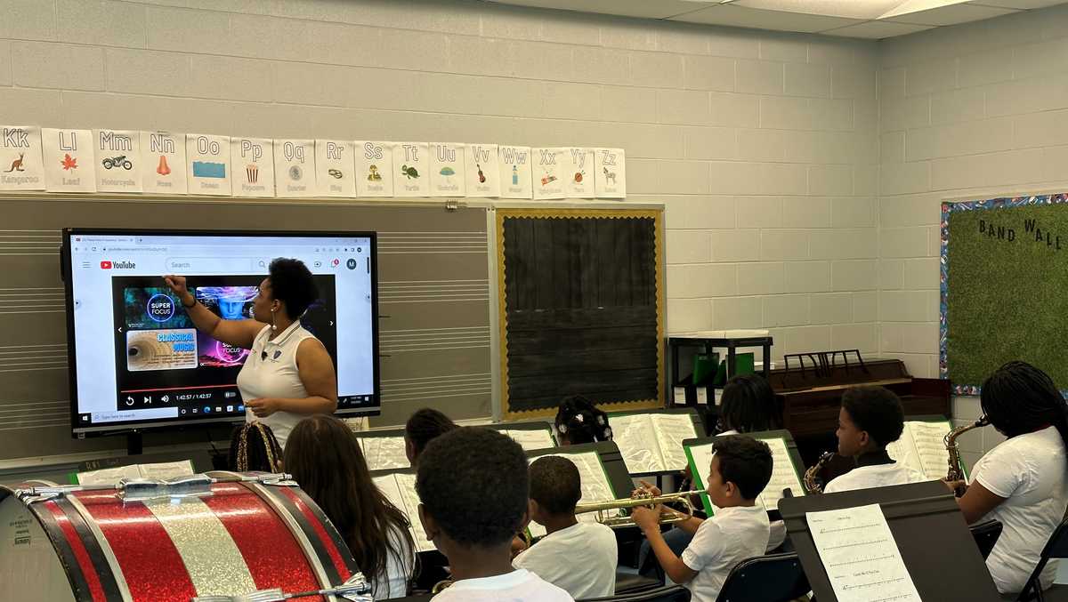 City donates $10K to help with band program at Hemphill Elementary School