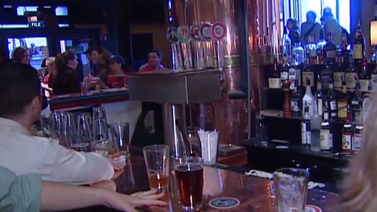State re-evaluating timeline for reopening of bars for indoor service