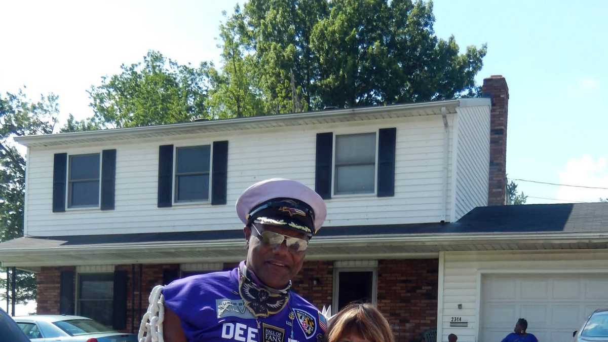 Ravens Flock remembers Captain Dee-Fense | Fan photos