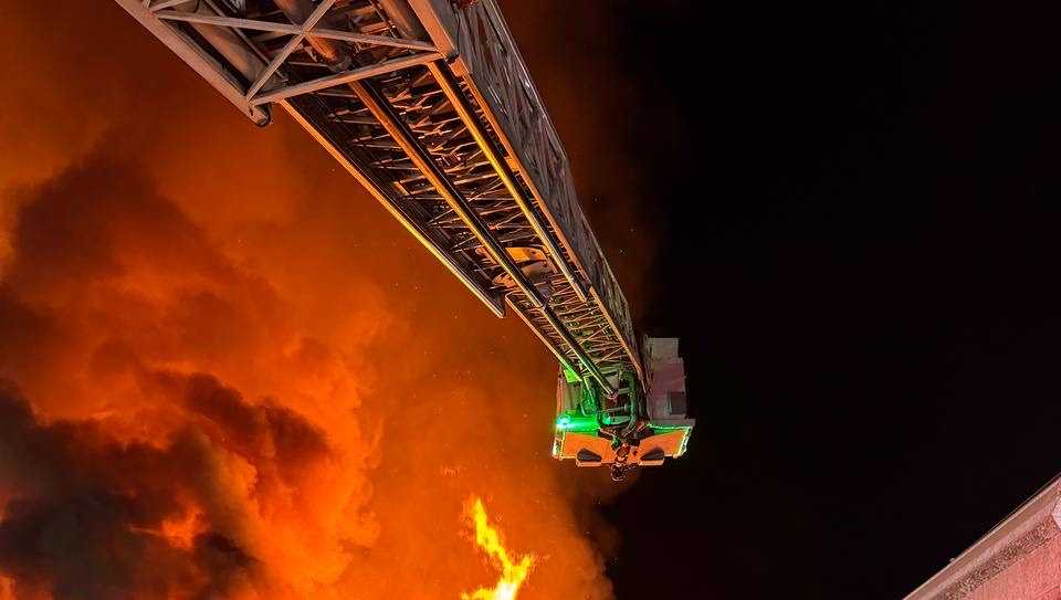 Crews on the scene of Lancaster County barn fire