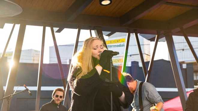 Louisville singer reawakens COVID-19-shuttered performance hall, drops ...