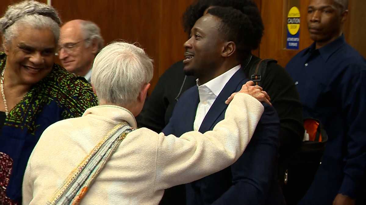 Man has Boston murder conviction overturned three decades later