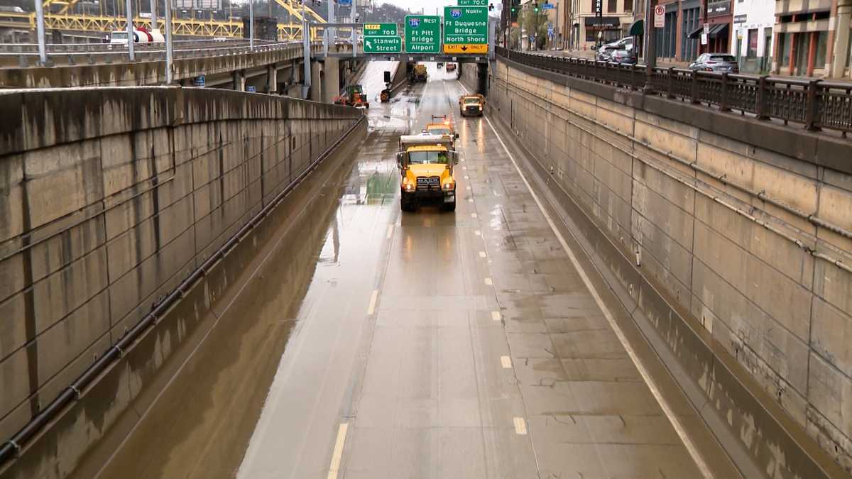 Westbound I-376 closed in downtown Pittsburgh due to flooding