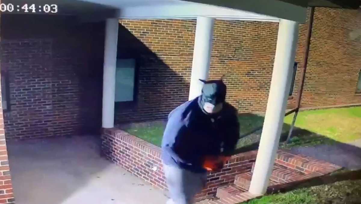 Culprit wearing 'Batman' mask wanted in Jasper church burglaries