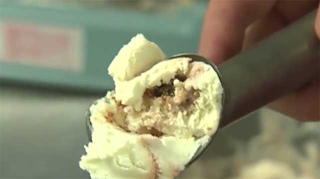 Ice cream shop starts serving BBQ-flavored ice cream