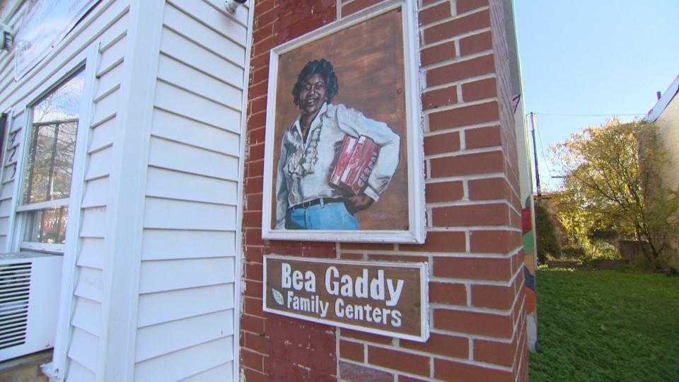 COVID pandemic prompts Bea Gaddy Thanksgiving dinner to adapt