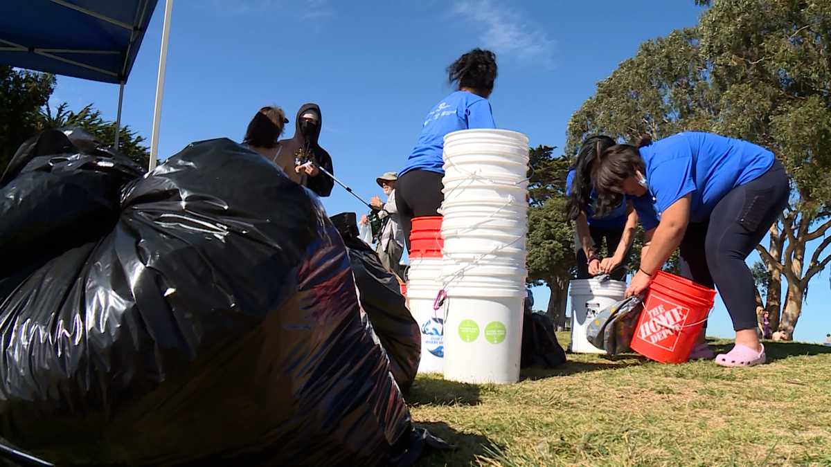 Blue Zones Project, Sustainable Monterey clean up Monterey Beach
