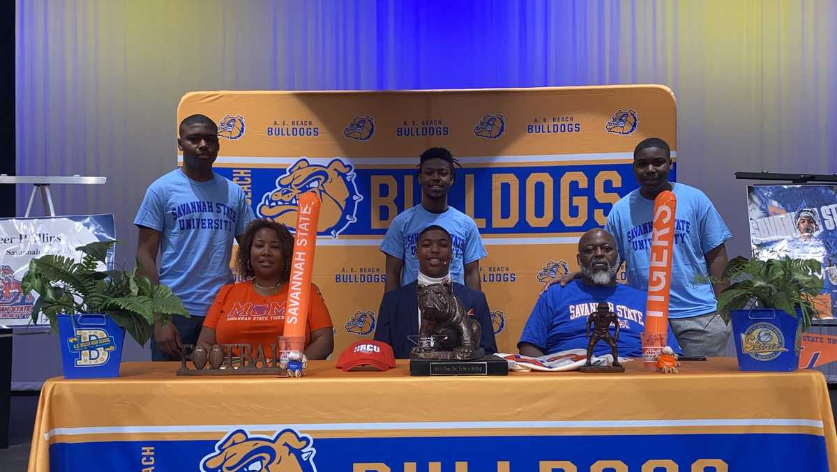 Phillips signs with Savannah State University