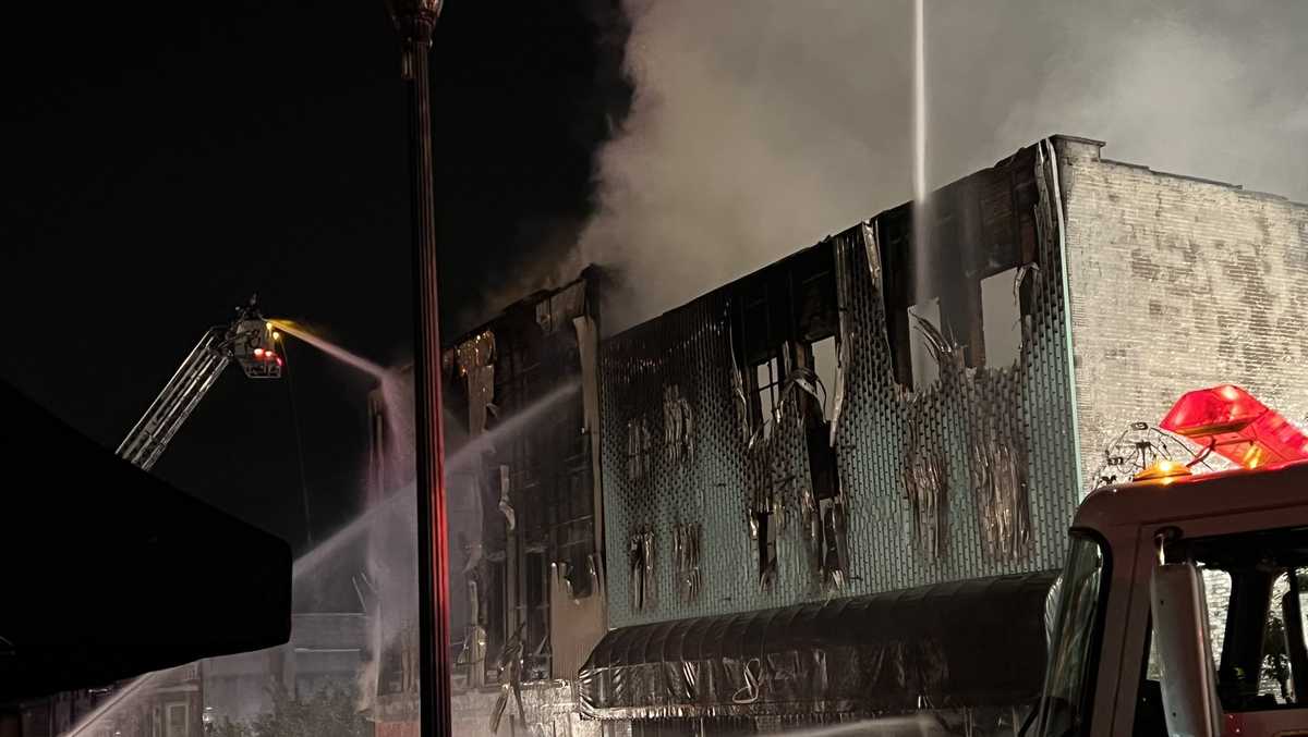 Rochester building fire injures firefighters