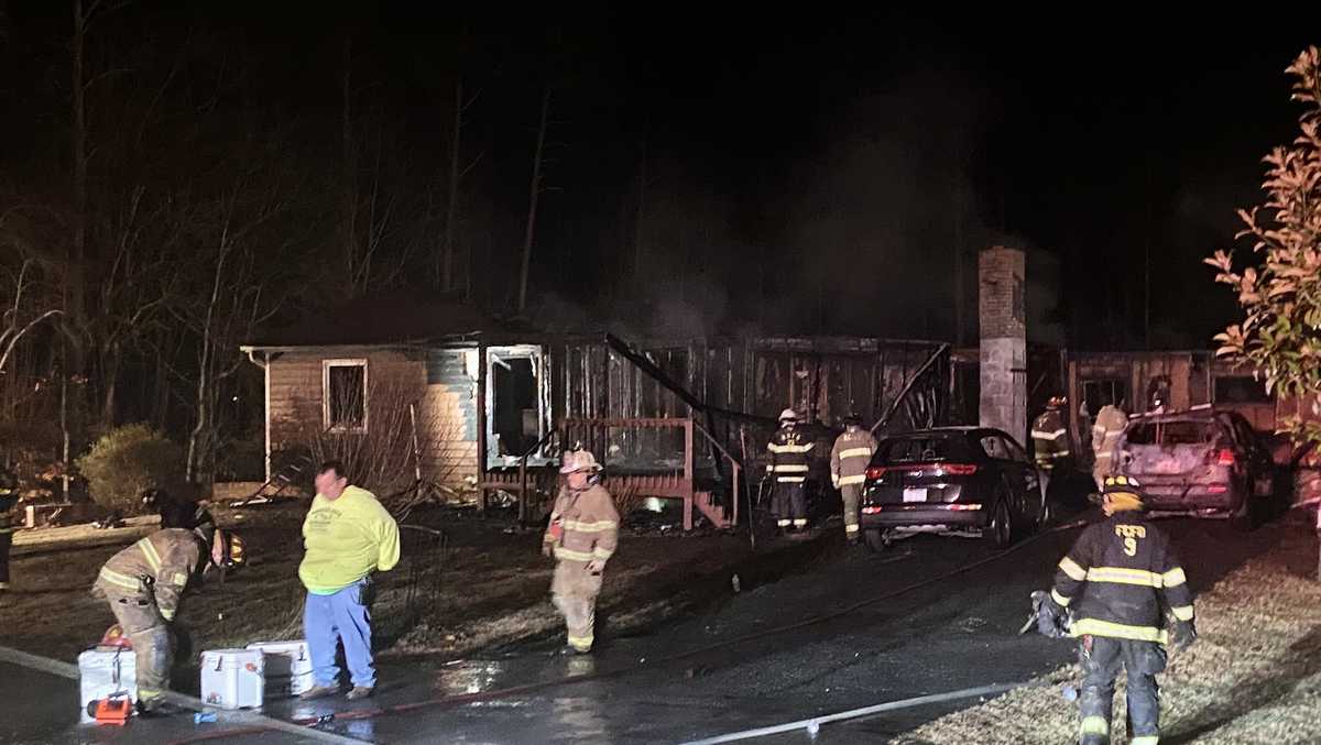2 adults displaced after Belews Creek house fire