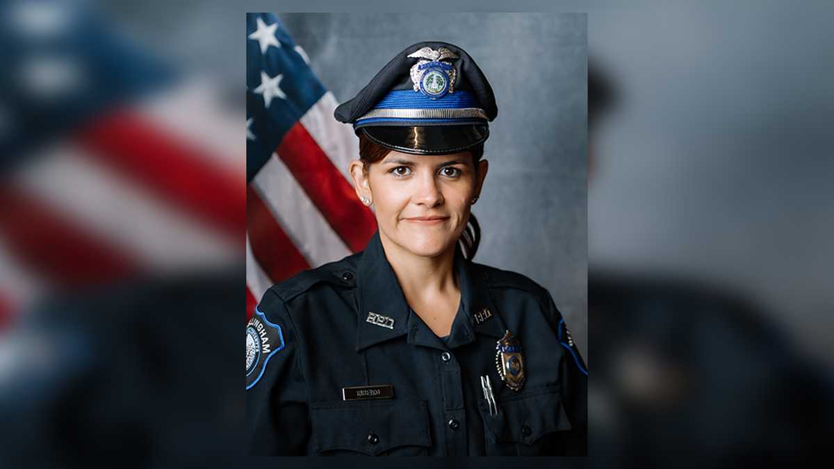 Bellingham police officer spots fire, alerts resident to burning home