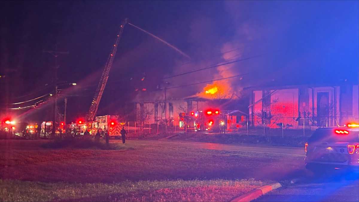 Jackson firefighters respond to 2 apartment fires Tuesday morning