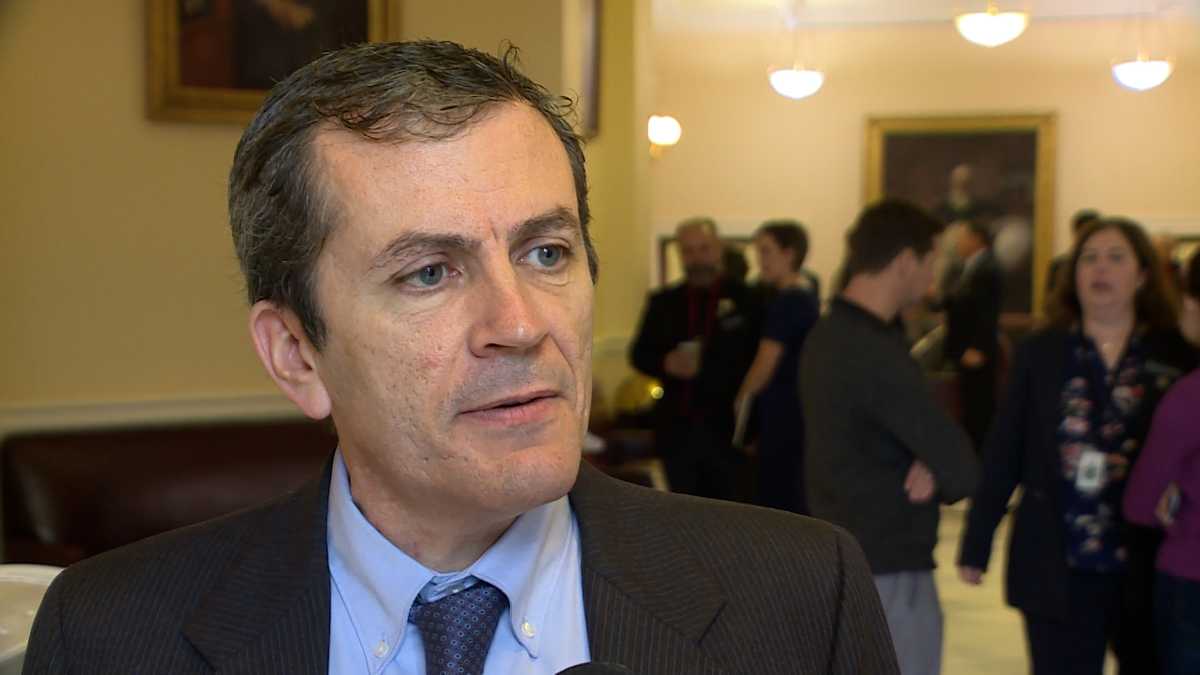 Maine lawmaker withdraws from House bid day before primary