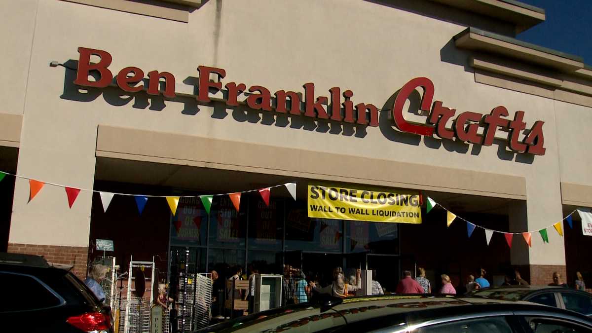 Ben Franklin Crafts liquidation sale draws Black Friday crowd