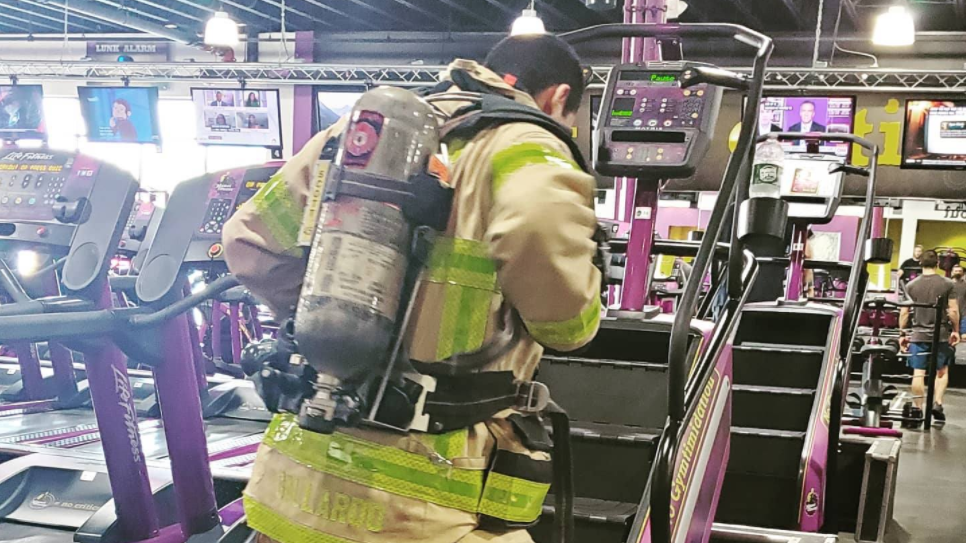 Mass. firefighter in full gear climbs distance of twin tower stairs on ...