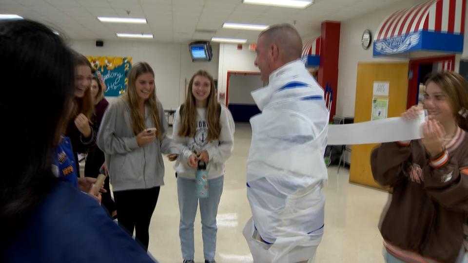 Centennial High's 'Best Buddies' picked for Ravens 'Honor Rows'